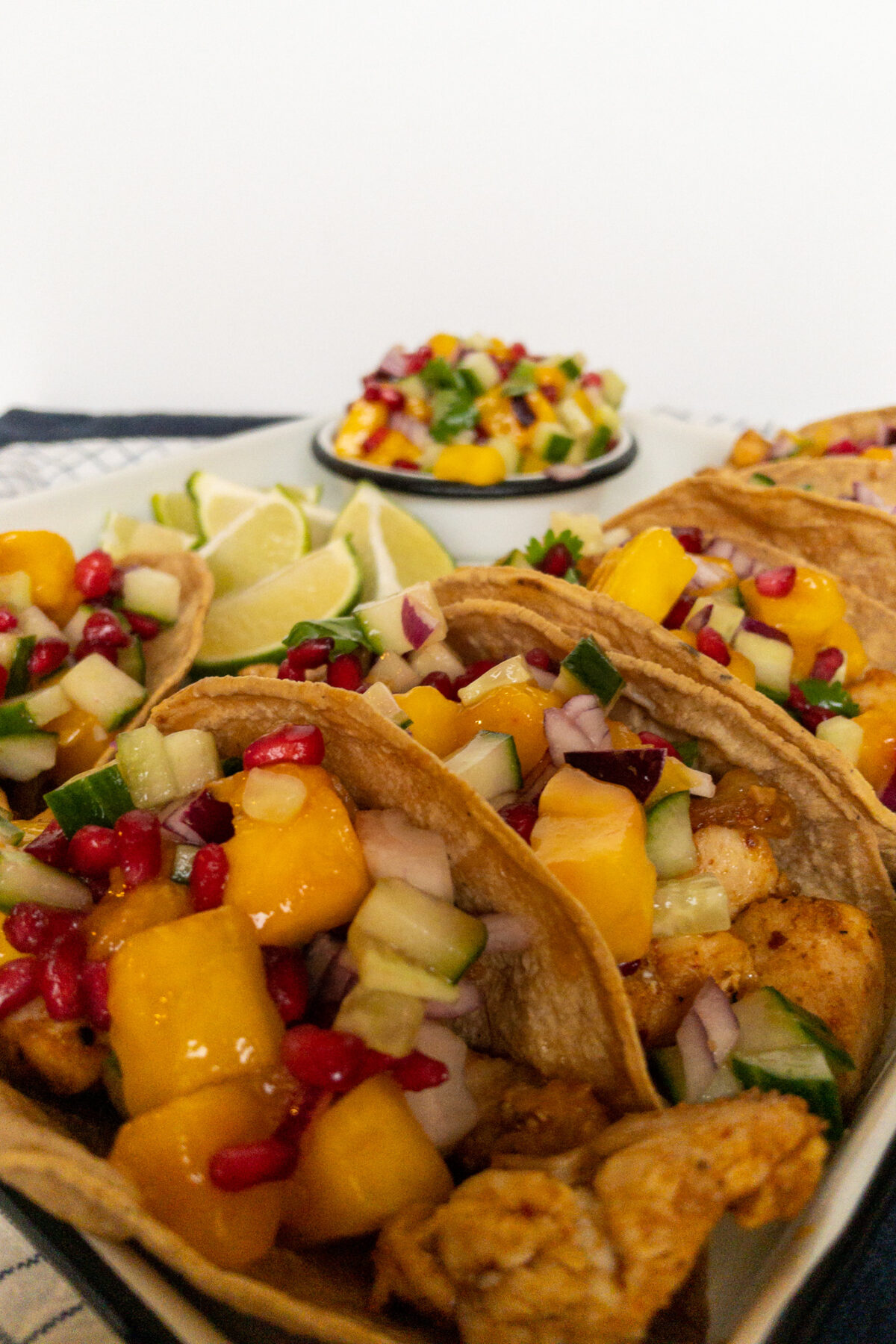 Chipotle kip tacos met mango salsa | Mexicankitchen